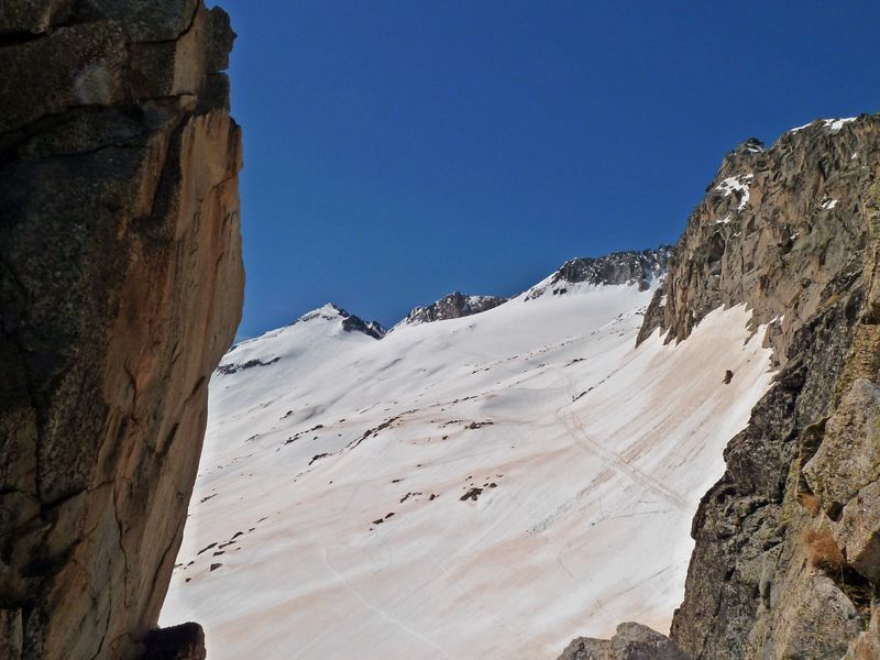PASEOS POR LAS MONTAÑAS: 138 – Pico ANETO (Pirineo Central)
